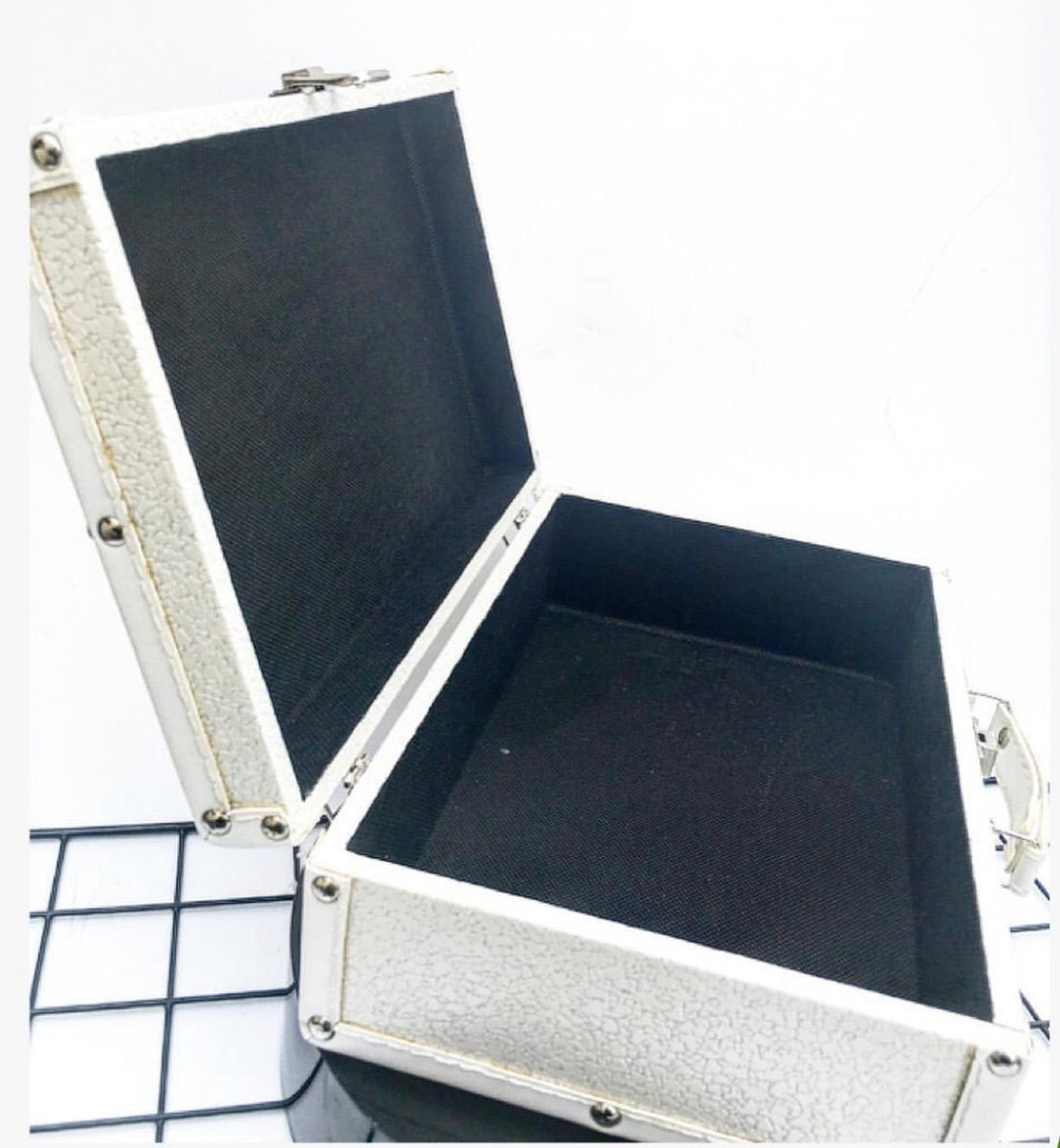 Off white box – The Box'd Company